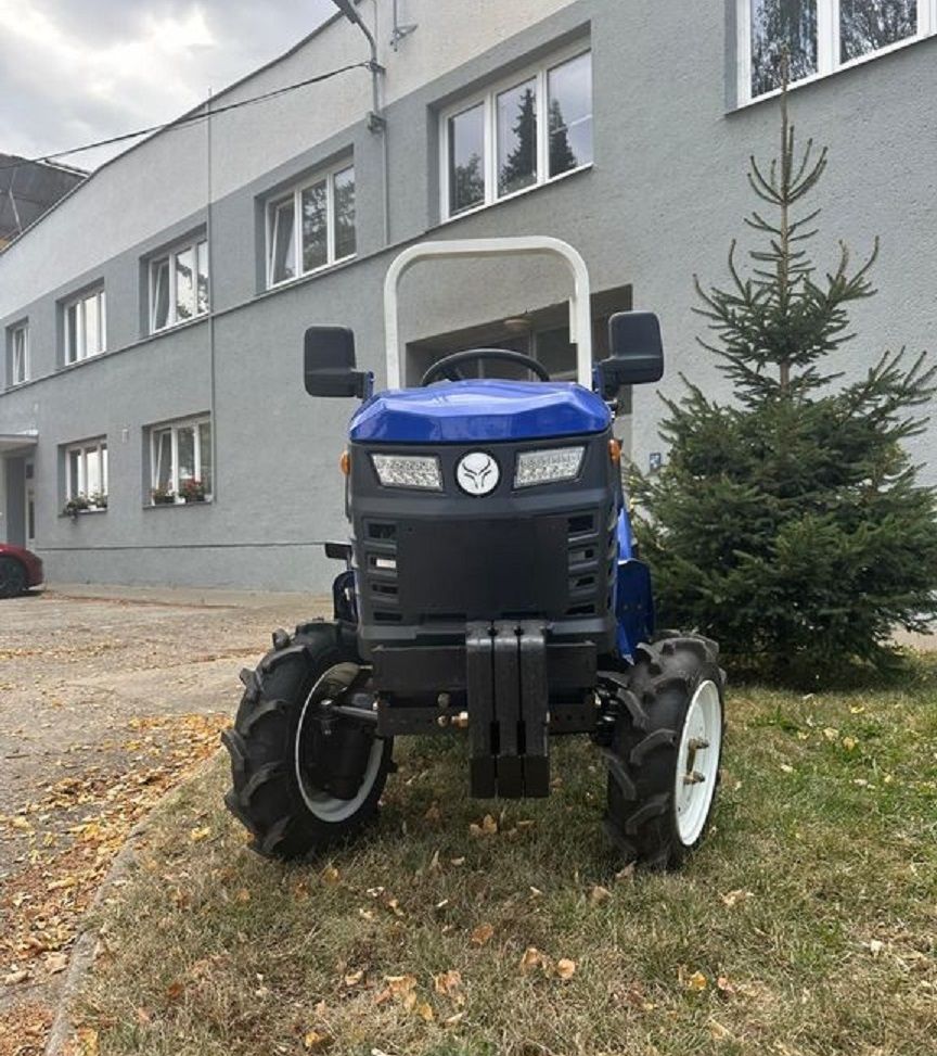 Eladó Taurus Tauros ZX25 4x4 keskeny nyomtávú kertészeti traktor ...